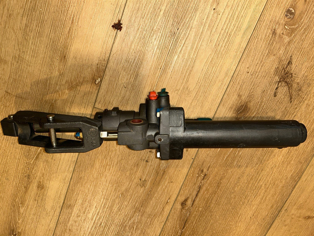 OEM MerCruiser Power Steering Cylinder Assembly 8M0061859 Alpha Bravo ...