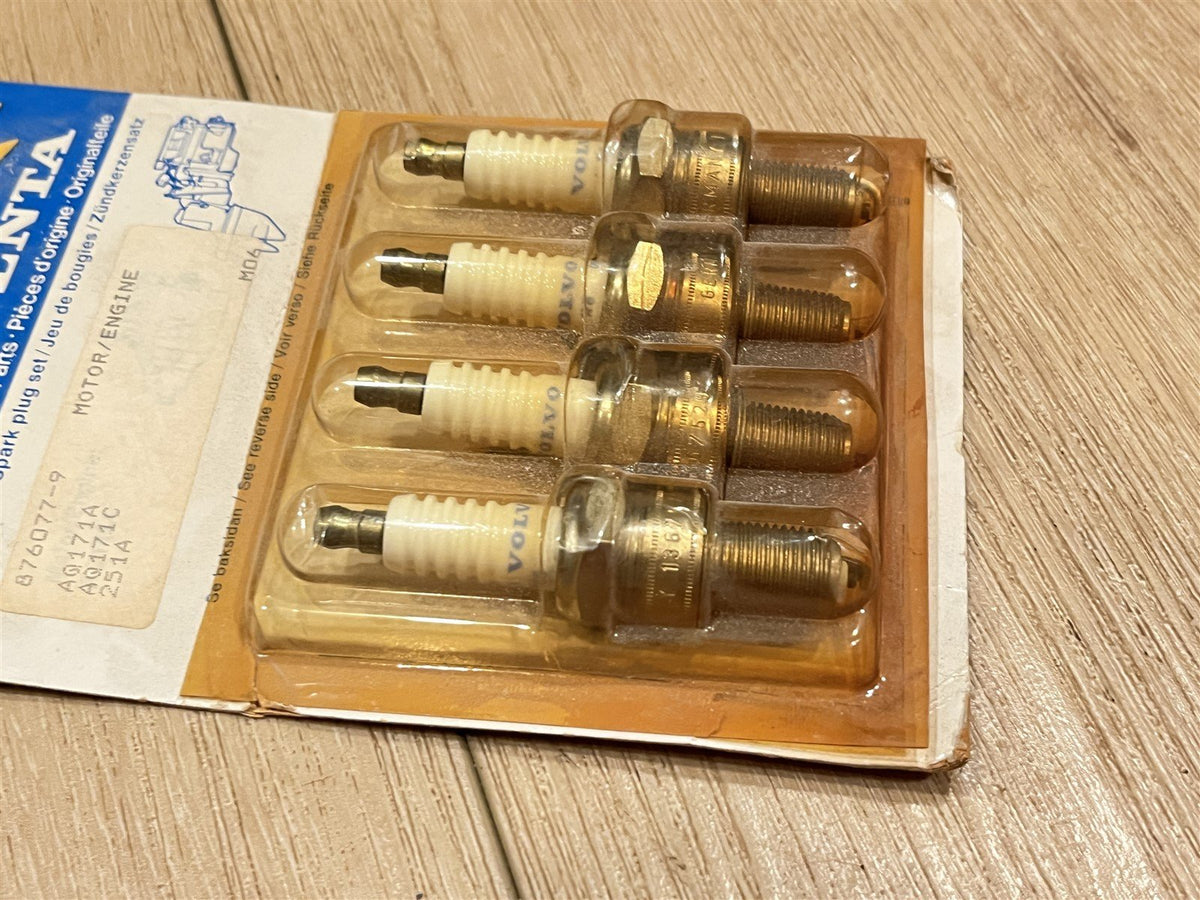 Pkg of 4 Volvo Penta 876077 Spark Plugs – Pine Lake Parts