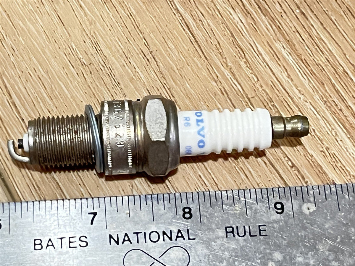 Lot of 3 Volvo Penta 876077 Spark Plugs – Pine Lake Parts