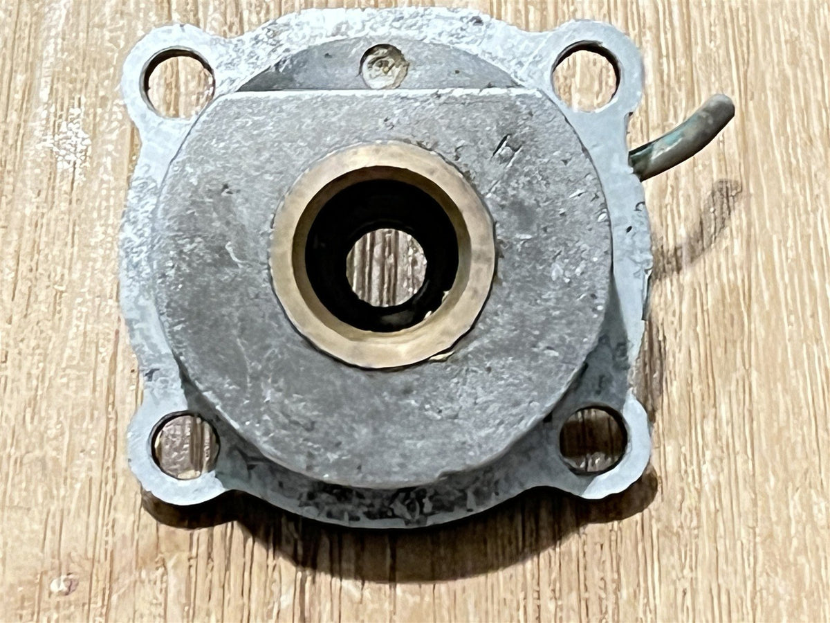 Johnson 590484 Lower Bearing & Drain Tube - Used – Pine Lake Parts